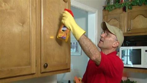 How To Clean Sticky Grease Off Kitchen Cabinets In 6 Steps