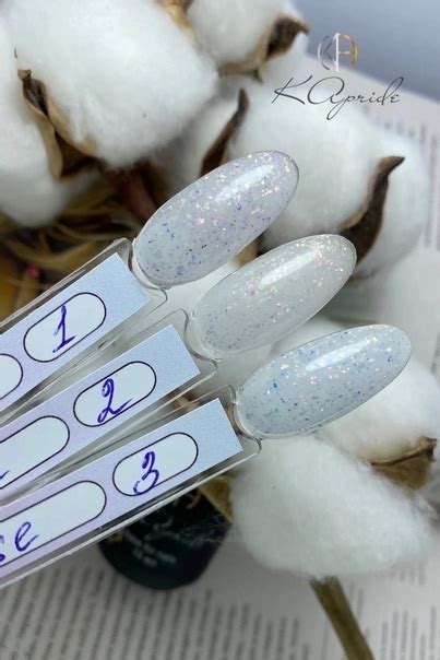 База Gleam с хлопьями юки - это ультратонкие хлопья разного размера ...