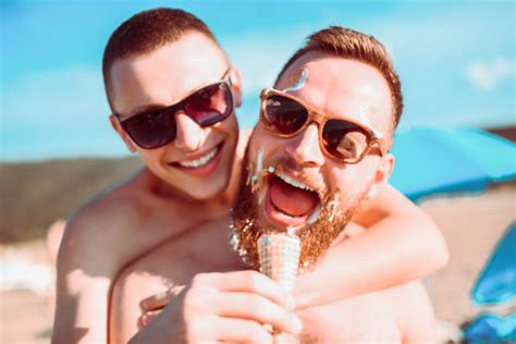 1 100 Gay Men Swimwear Fotografías De Stock Fotos E Imágenes Libres