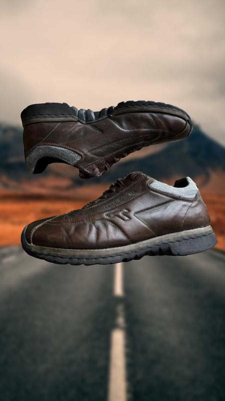 Шкіряні і кросівки Tommy Hilfiger оригінальні — ціна 1280 грн у каталозі Кросівки Купити