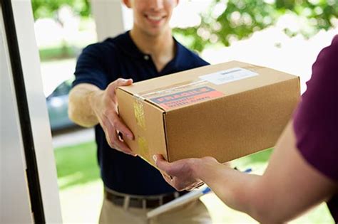 Whats The Difference Between Freight And Small Parcel Shipments Boxton
