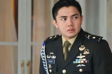 Biodata Dan Profil Mayor Teddy Umur Agama Dan Karir Ajudan Prabowo Jadi Sekretaris Kabinet
