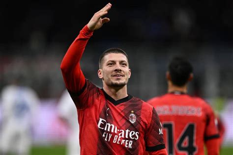 Milan Mourinho Chiama Jovic Fenerbahçe Nel Suo Futuro
