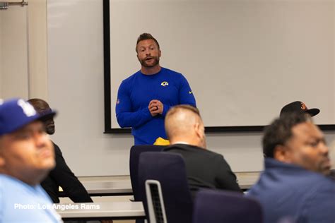 Rams Hold Free Clinic For Socal High School Coaches East La Sports