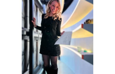 Photo Vanessa Matagne Présentatrice Météo Sur Lci Auprès De Jean