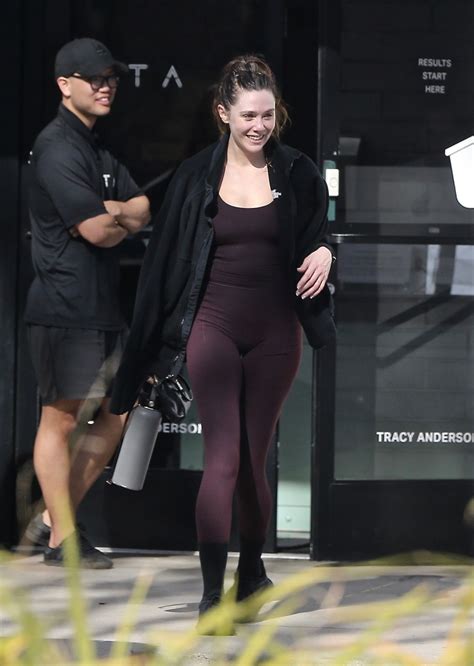 Elizabeth Olsen Spotted Leaving Gym In Sporty Maroon Outfit 1219