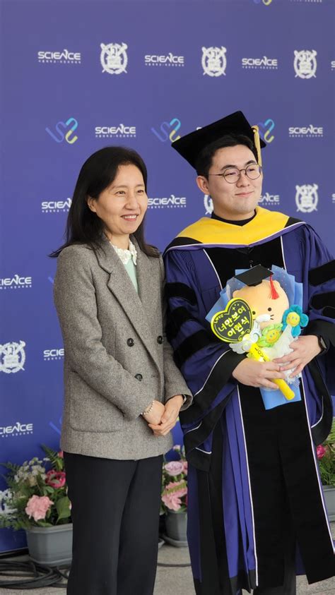 2024년도 전기 졸업 사진 갤러리 게시판 구조생물학 연구실 Biological Sciences Snu