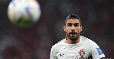 바르사 부스케츠 대체자로 황희찬 동료 노린다 여름 영입 목표