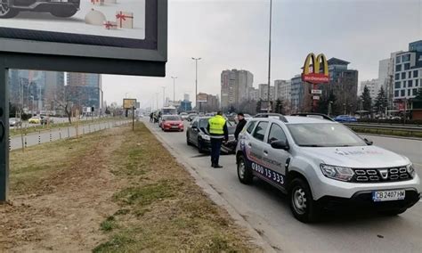 Верижна катастрофа с 4 автомобила на Цариградско шосе ᐉ Новини Tribune Bg