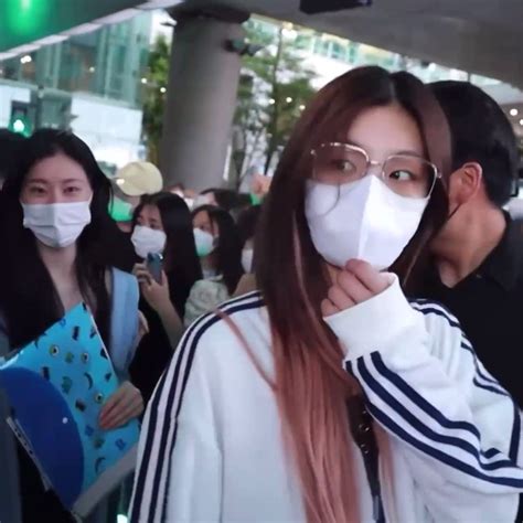 두둥🐈‍⬛ On Twitter 아웅 황예지 진짜 ㄱ귀욥게생겼덩😚🖤🖤 Pg3jstncg8 Twitter