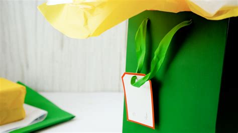 3 Simple Ways To Wrap With Tissue Paper WikiHow