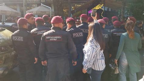 На протестах в Армении задержали 284 человека