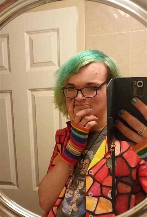 I Feel Amazing I Recently Came Out As Non Binary Publicly After Years Of Questioning R Lgbt