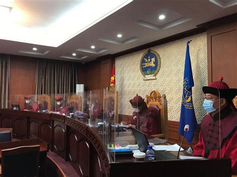 Эцэг хүнд хүүхэд асарсны тэтгэмж авах боломжийг хязгаарласан нь Үндсэн