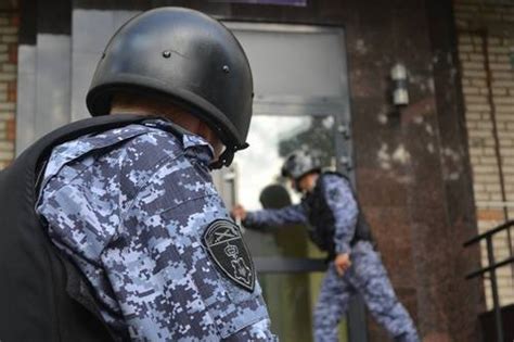 В Новгородской области росгвардейцы задержали гражданина совершившего грабеж Gpvn Ru