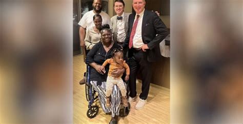 АНУ Уолмарт дэлгүүрт хөлөө гэмтээн тайруулахаас аргагүйд хүрсэн үйлчлүүлэгч 10 сая ам доллар