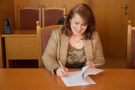 УНСС Ректорът и синдикатите подписаха анекс към Колективния трудов