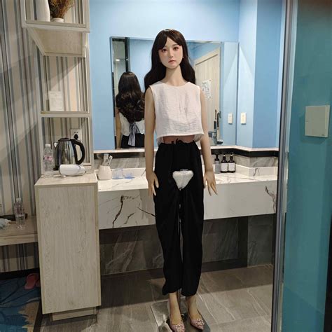 Dual Function Sex Doll Stand Coeros