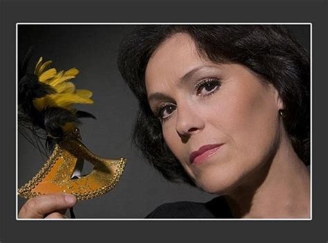 Росица Борджиева се върна от Италия за да пее в зала 1 на НДК Хай Клуб