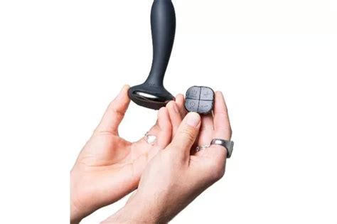 Shoppers Praising This Sex Toy Calling It Super Powerful And It S Currently 20 Off Mirror