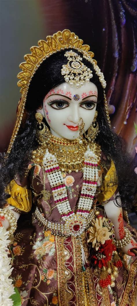 radhe krishna hare crown jewelry fashion moda fashion styles bunny fashion illustrations