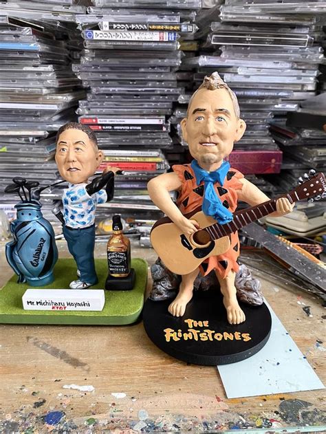 ตุ๊กตาปั้นของขวัญสั่งทำพิเศษ ของที่ระลึกย้ายงาน ของขวัญแสดงความยินดี Ennxo