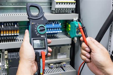 How To Use A Clamp Meter