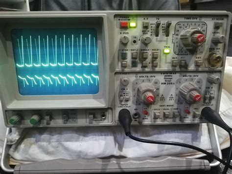 [divers] Panne Oscilloscope Tektronix 2215 Déformation Des Traces En