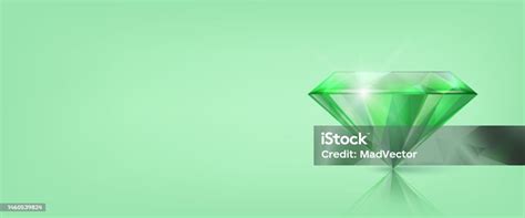 3d 현실적인 녹색 투명 삼각형 빛나는 보석 다이아몬드 크리스탈 라인석이 반사된 녹색 배경에 근접 촬영된 벡터 수평 배너 보석 개념 디자인 템플릿 3차원 형태에 대한 스톡