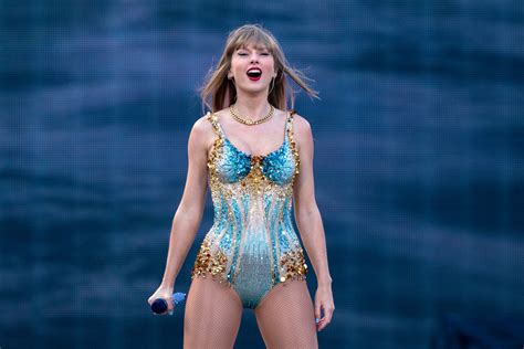 Taylor Swift Legt Concert Stil Om Fan In Nood ‘we Hebben Hulp Nodig Foto Gelderlander Nl