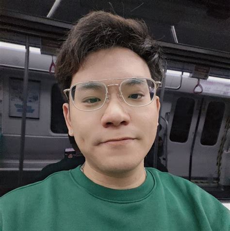 小米台灣 Xiaomi Taiwan 【小米手機隨手拍 修圖app】 修圖軟體琳瑯滿目，你們都用哪一款 小米手機內建 「小米美圖」能夠直接編輯照片進行簡單編修，只要 在瀏覽照片時點選