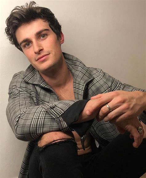 Mitchell Bourke Biography Age Height Weight Girlfriend Mrdustbin