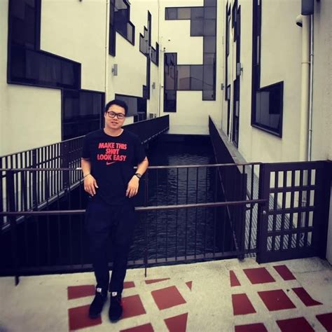 Yong Lu Yunglu Zzzyyy • Threads Say More