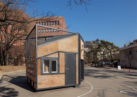 BUS Architecture Designs Play Facility For Cities Lacking Space