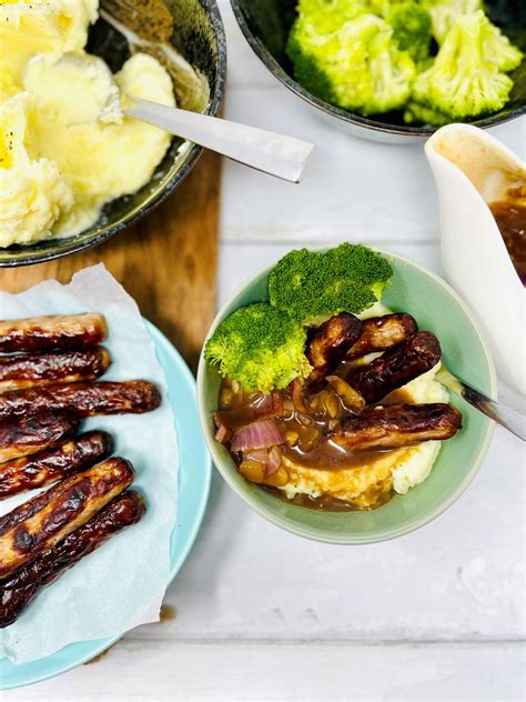 Bangers And Mash A Proper Easy Comfort Food Recipe Daisies And Pie