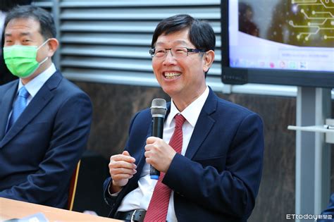 史上最強！鴻海2020年12月營收71378億元 年增323創新高 Ettoday財經雲 Ettoday新聞雲