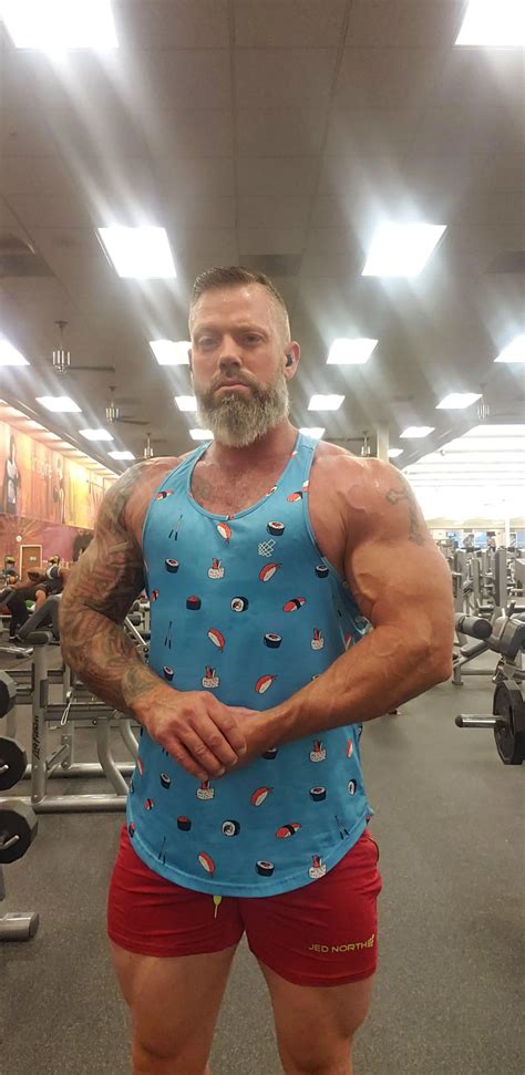 Discover More Like Muscleworshipdudes Flex For Your Pleasure 💪 And Related Content Scrolller