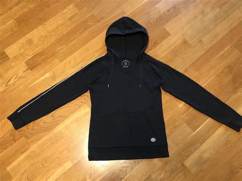 Худі жіноча — ціна 120 грн у каталозі Худі Купити жіночі речі за доступною ціною на Шафі