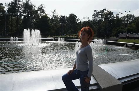 Near Fountain 11 Pics Xhamster