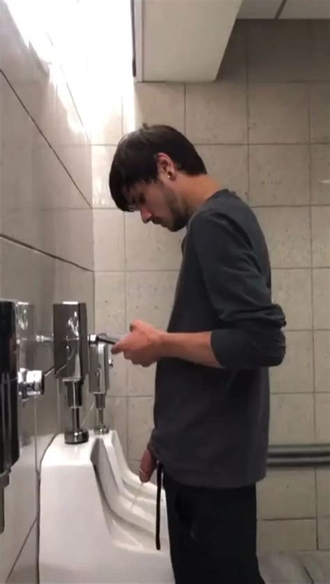 Pissing Vids Thick Softie At Urinal