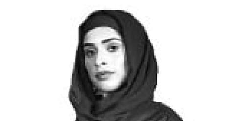 사우디 여성 검은 옷 아바야외국인은 안 입어도 된다