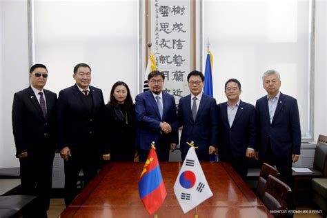 УИХ ын дарга Г Занданшатар БНСУ ын Үндэсний Ассамблей дахь Ардчилсан Намын бүлгийн дарга Паг