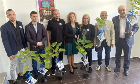 6 кандидати с № 66 за Димитровград представи „Демократична България“ видео Xnews