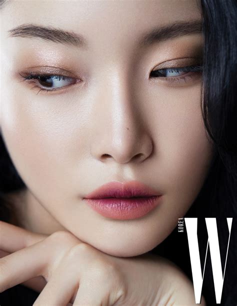 소녀에서 여인으로 변신한 청하 더블유 코리아 W Korea 아이메이크업 얼굴 메이크업 아치형 눈썹
