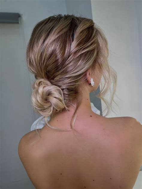 Пучок Причёска на свадьбу Wedding Hairstyles Низкий пучок Прически Свадебные прически