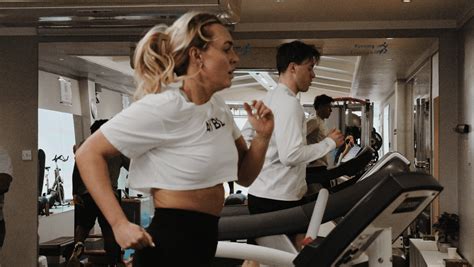 Why Chin To Pocket Arm Position Is So Important When Running Running Logic