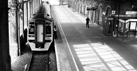 On The Rails Caer In Mono…