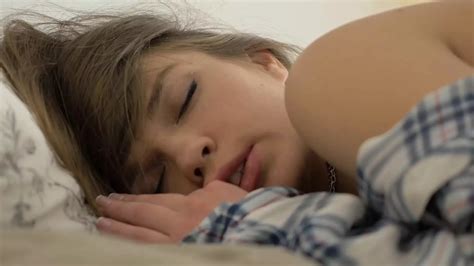 Free Fingering Orgasm Porn Videos XHamster