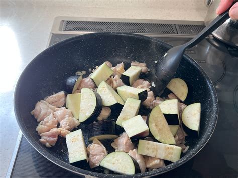 【レシピ】茄子と鶏肉のガーリックトマトパスタ しにゃごはん Blog