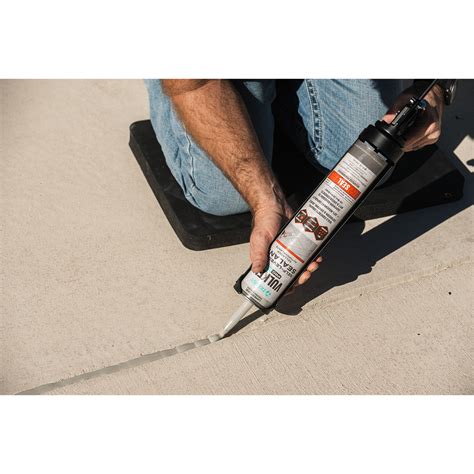 Vulkem® Self Leveling Sealant
